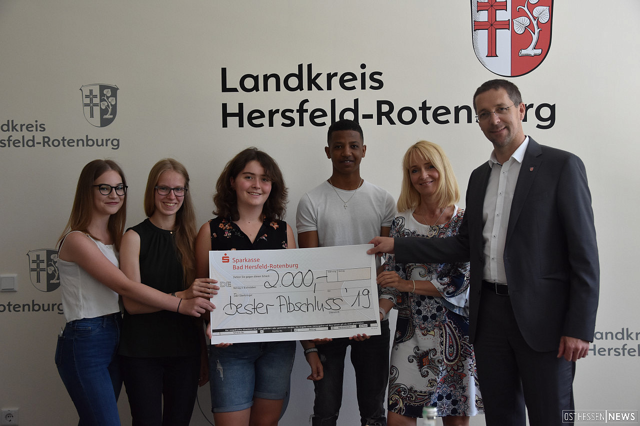 Beste Zeugnisse im Landkreis ausgezeichnet